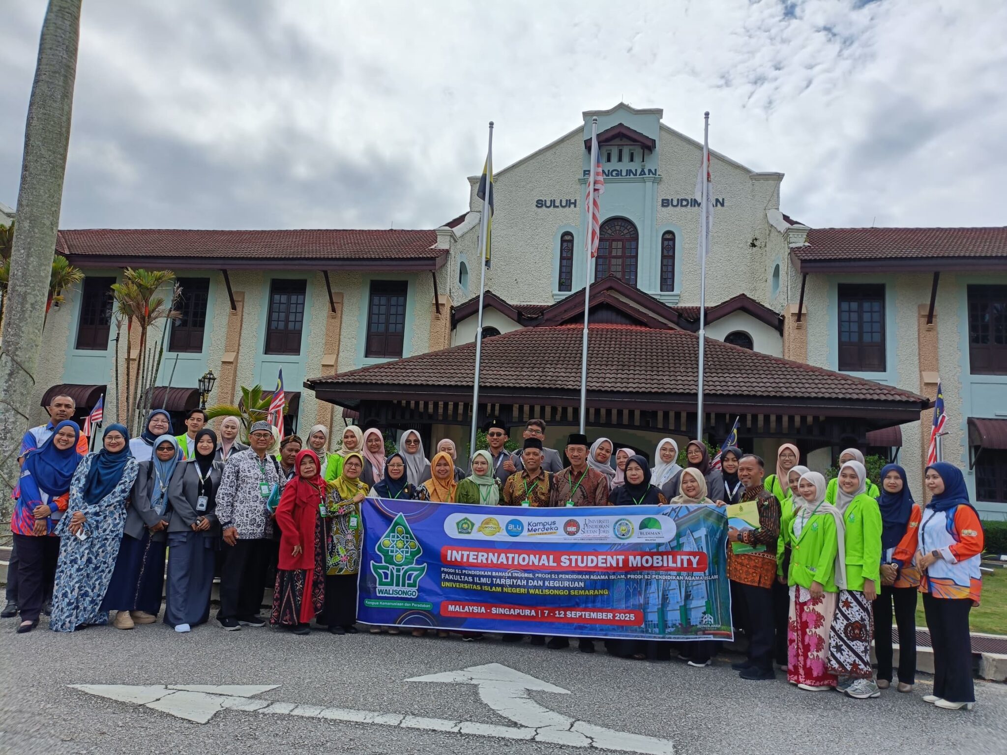 Mahasiswa S2 PAI UIN Walisongo Ikuti Presentasi Seminar Internasional di Universitas Pendidikan ...